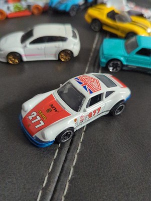 Hot Wheels Cars & Trucks Set With 1 Exclusive Car - 1:64 Scale - 8pk ...