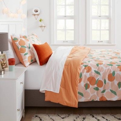 Room Essentials : Comforters