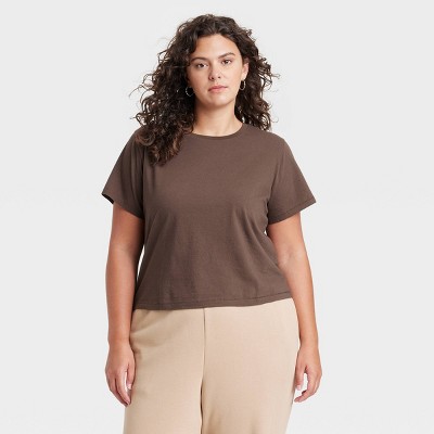Women's Shrunken Short Sleeve T-shirt - Universal Thread™ Dark Brown 2x ...
