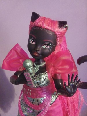 Monster High 12.7" Catty Noir Fashion Doll Pink Hair/pink Eyes With Pet ...
