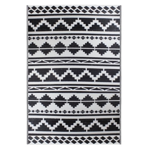 Northlight 4' X 6' Black And White Aztec Design Rectangular Outdoor ...