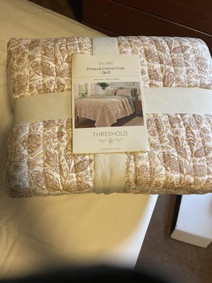 Full/queen Printed Cotton Voile Tonal Floral Quilt Ivory/camel ...