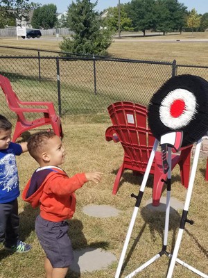 The Black Series Game Axe And Throwing Star Target Set Game : Target