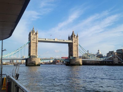 Philips Norelco Wet & Dry Men's Rechargeable Electric Shaver 2400 ...