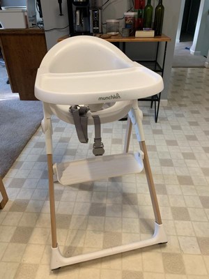 Munchkin Float Easy Clean Foldable High Chair - Compact Modern Design ...