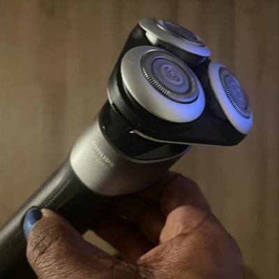 Philips Norelco Series 5000 Wet & Dry Men's Rechargeable Electric ...