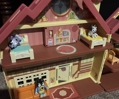 Bluey Ultimate Lights & Sounds Playhouse With Muffin & Socks (target ...