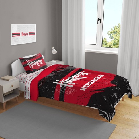 Ncaa Nebraska Cornhuskers Slanted Stripe Twin Bedding Set In A Bag ...