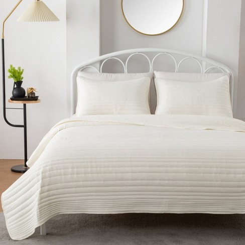 Market & Place Ultra Soft Lightweight Microfiber Quilt Set King, Ivory ...