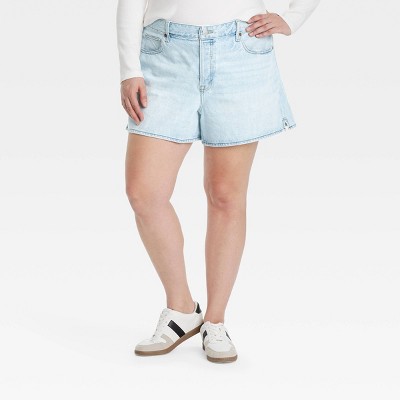 Women's Mid-rise 90's Baggy Jean Shorts - Universal Thread™ Light Wash ...