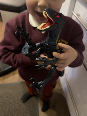 Jurassic World Dino Trackers Track 'n Attack Indoraptor Action Figure ...