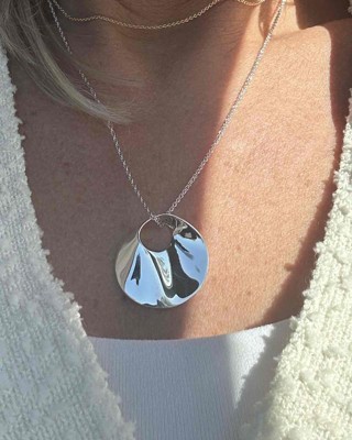 Women's Sterling Silver Twist Medallion Pendant Chain Necklace (18 ...