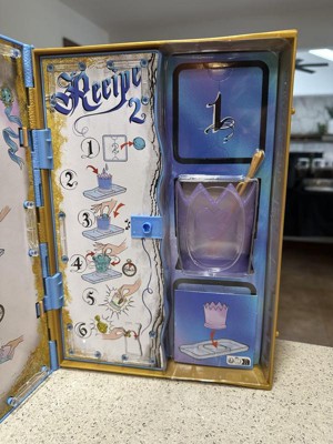 Disney Descendants: The Rise Of Red – The Sorcerer's Cookbook With ...