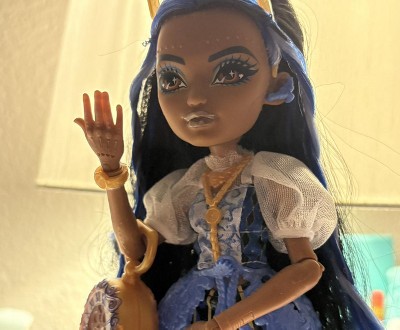 Monster High Robecca Steam Fashion Doll with Blue Blouse and Rocket ...