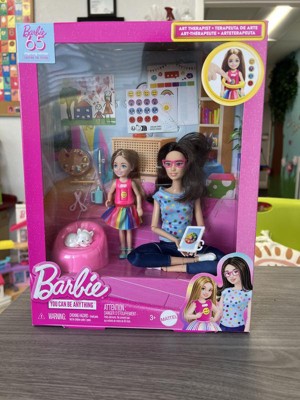 Barbie Art Therapy Playset With 2 Dolls, Pet & Accessories, Shirt On ...