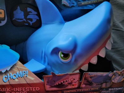 Mega Chomp R/c Shark : Target