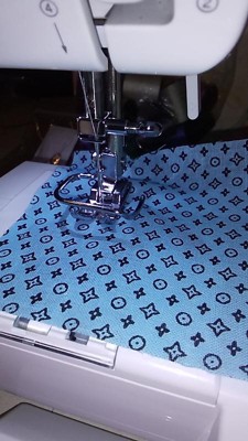 Singer M1000 Portable Lightweight Basic Sewing Machine With 32 Stitch ...