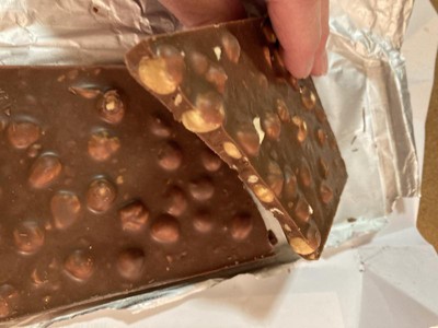 Lindt Classic Recipe Whole Hazelnuts Milk Chocolate Candy Bar - 5.3oz ...