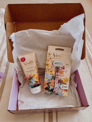 Rifle Paper Co. + Venus Deluxe Smooth Sensitive Razor + 2 Refills : Target