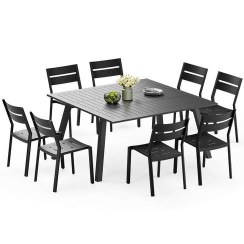 Expandable folding table store