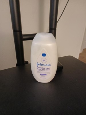 Johnson's Sensitive Care Baby 2-in-1 Body Wash & Shampoo - Lightly ...