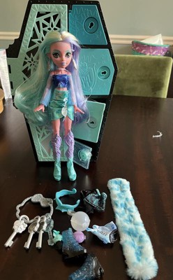 Monster High Skulltimates Secrets Fearidescent Lagoona Blue Fashion ...