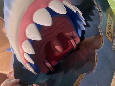 Mega Chomp R/c Shark : Target