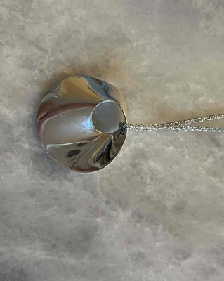 Women's Sterling Silver Twist Medallion Pendant Chain Necklace (18 ...