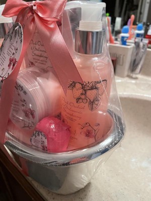 Freida & Joe Lavender Fragrance Bath & Body Collection In Silver Tub ...