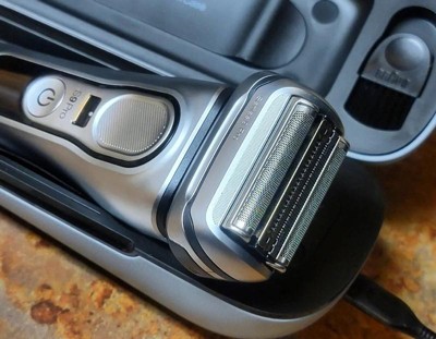 Braun Series 9-9477cc Pro Men's Rechargeable Wet & Dry Electric Foil ...