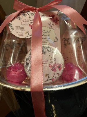 Freida & Joe Lavender Fragrance Bath & Body Collection In Silver Tub ...