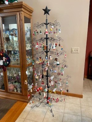 Casafield Ornament Display Stand - Metal Christmas Tree Ornament Holder ...