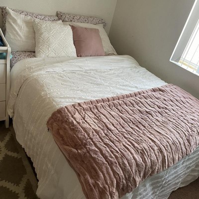 Twin/twin Xl All Season Comforter Insert White - Room Essentials™ : Target