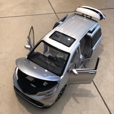 Toyota Sienna Minivan Silver Metallic 1/24 Diecast Model Car : Target