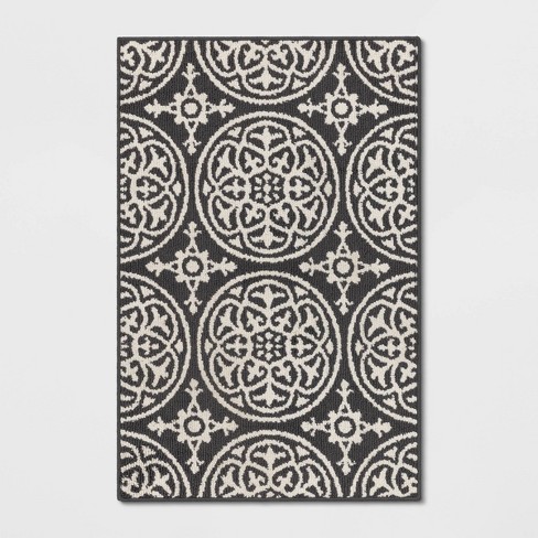 2'6"x3'10" Washable Medallion Tufted And Hooked Accent Rug Gray ...