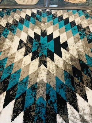 Emma And Oliver 6x9 Distressed Southwestern Diamond Motif Plush Pile ...