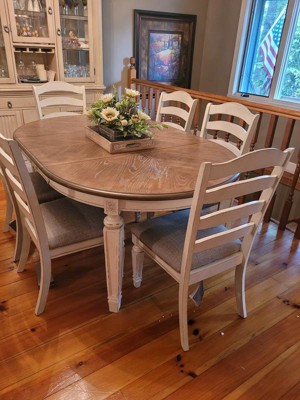 Realyn Oval Extendable Dining Table Chipped - Signature Design By ...