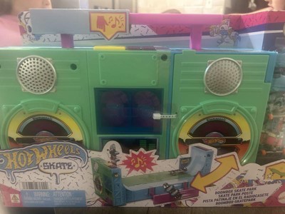 Hot Wheels Skate Boombox Skate Park Playset With 1 Exclusive ...