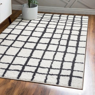 5'x8' Elm Diamond Stripe Geometric Shag Area Rug, White/black ...