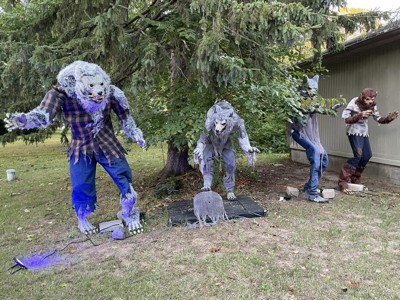 Seasonal Visions Animated Hulking Werewolf Halloween Decoration - 7.5 ...