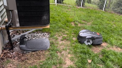 Husqvarna AUTOMOWER® 115H 4G Robotic Lawn Mower : Target