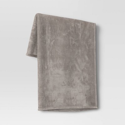 Room Essentials : Throw Blankets : Target