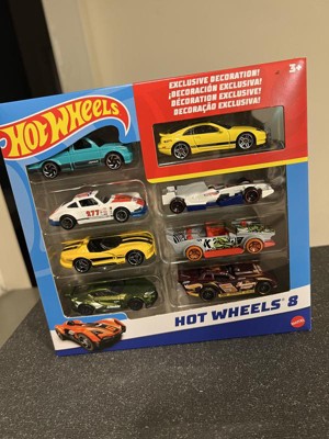 Hot Wheels Cars & Trucks Set With 1 Exclusive Car - 1:64 Scale - 8pk ...